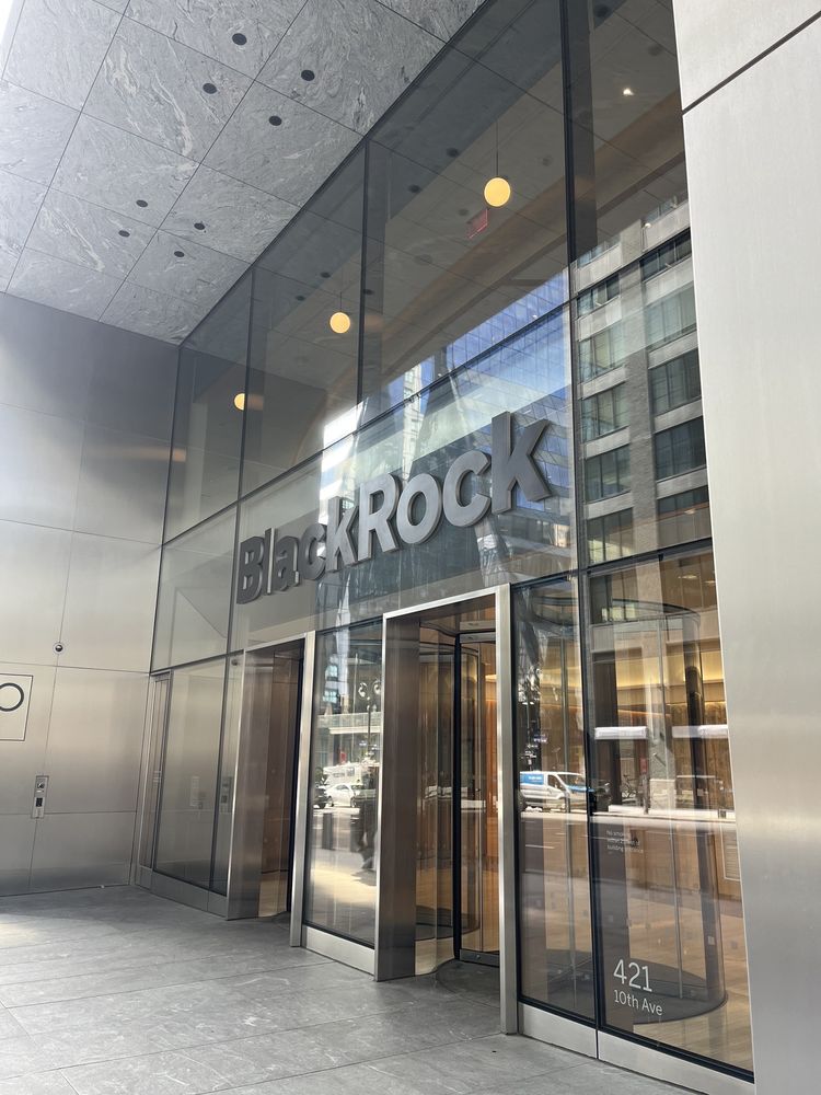 BLACKROCK - Updated April 2024 - 18 Photos - 50 Hudson Yards, New York ...