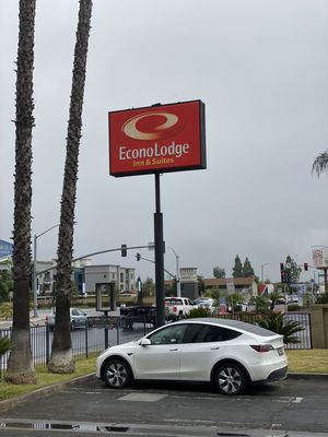 ECONO LODGE INN & SUITES ESCONDIDO DOWNTOWN - Updated October 2025 - 92 ...