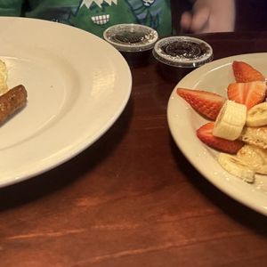 HAPPY DAYS FAMILY PANCAKE HOUSE - Updated March 2025 - 59 Photos & 33 ...