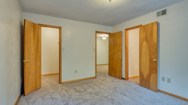 GREEN TREE APARTMENTS - Updated December 2025 - 34 Photos - 749 Green ...