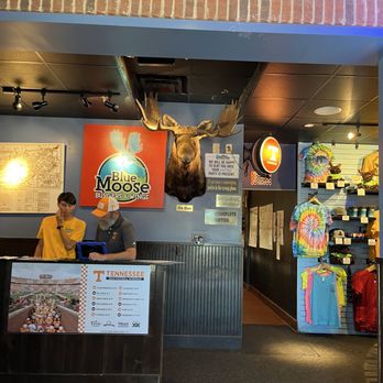 BLUE MOOSE BURGERS & WINGS - Updated July 2024 - 673 Photos & 1106 ...