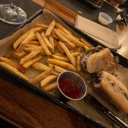 STATESIDE TAP + TAVERN - Updated October 2025 - 298 Photos & 210 ...