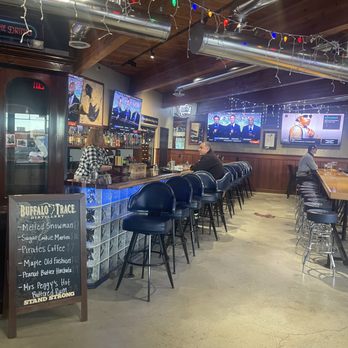 BLUE GOOSE TAVERN - 22 Photos & 26 Reviews - 1604 Bay St, Port Orchard ...