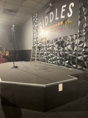 RIDDLES COMEDY CLUB - Updated August 2025 - 61 Photos & 113 Reviews ...
