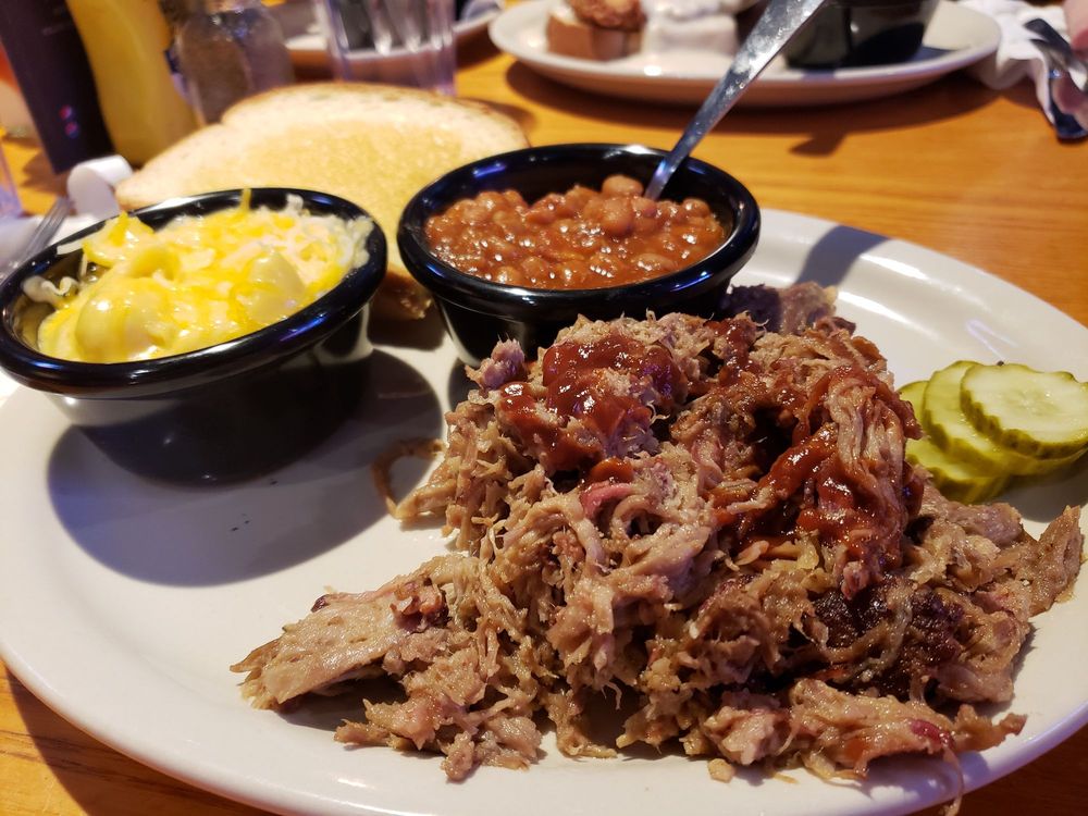 THE TIN PIG TAVERN - American (Traditional) - 1203 2nd St, Perry, IA ...