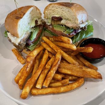 DEEDS BAR AND GRILL - Updated January 2025 - 58 Photos & 50 Reviews ...