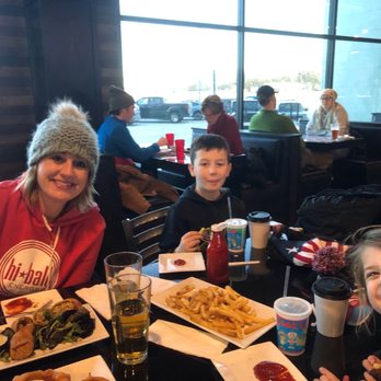 BAR DOWN SPORTS BAR & RESTAURANT - Updated October 2025 - 11 Photos ...