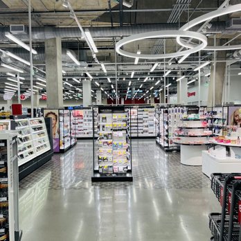 TARGET - Updated October 2025 - 60 Photos & 26 Reviews - 740 N Glebe Rd ...