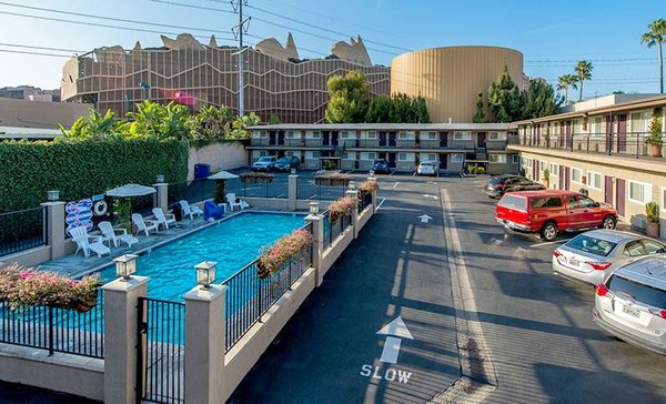 ALPINE INN - 96 Photos & 136 Reviews - 715 W Katella Ave, Anaheim, CA ...