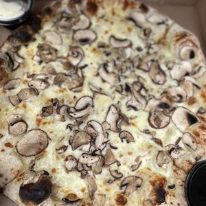 REVOLVER PIZZA - 47 Photos & 39 Reviews - 388 Royal York Road ...