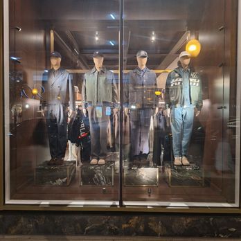 KITH - Updated December 2025 - 40 Photos - 54 E Walton St, Chicago ...