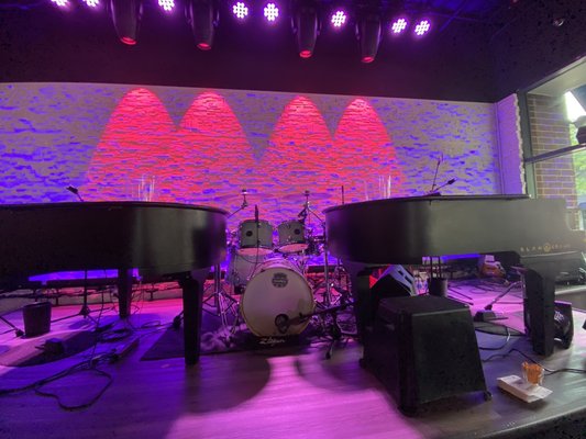 526 MAIN DUELING PIANO BAR - Updated June 2024 - 46 Photos & 158 ...