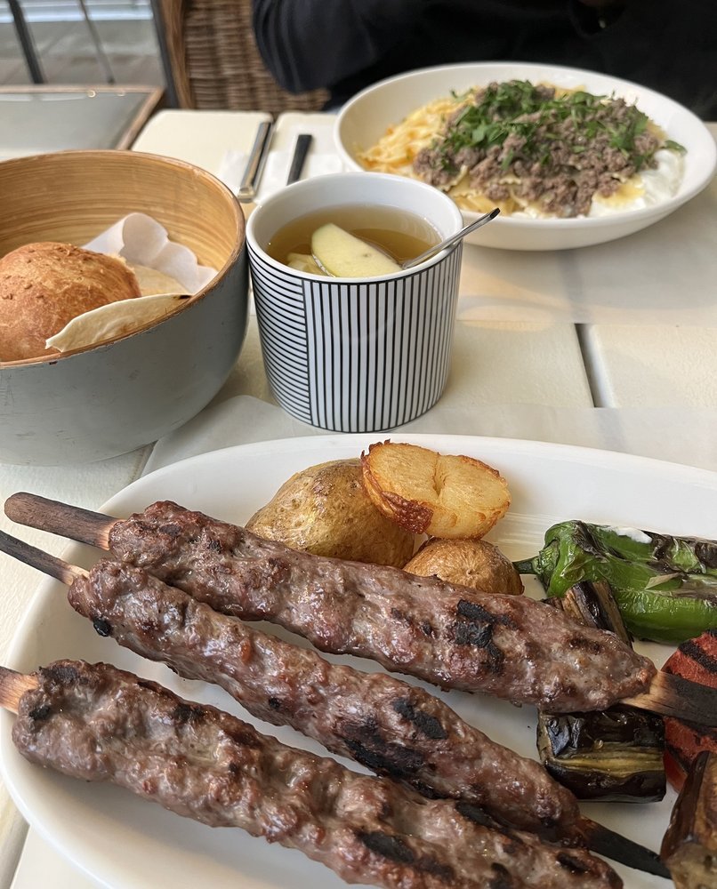 LIMONLU BAHÇE - 45 Photos & 38 Reviews - Tomtom Mah., İstanbul, Turkey ...