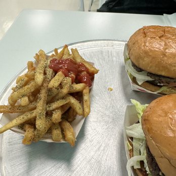 BURGERLICIOUS Lewisville, TX - Updated November 2024 - 187 Photos & 103 ...