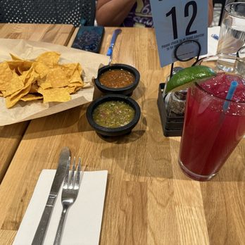 SEIS KITCHEN - Updated July 2025 - 30 Photos & 17 Reviews - 6530 E ...