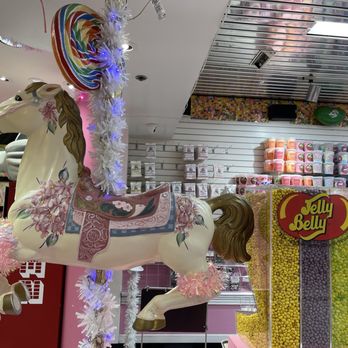 CAROUSEL CANDYLAND - Updated December 2025 - 297 Photos & 151 Reviews ...