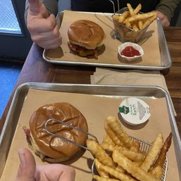 BARDSTOWN BURGER - Updated June 2025 - 105 Photos & 162 Reviews - 126 N ...