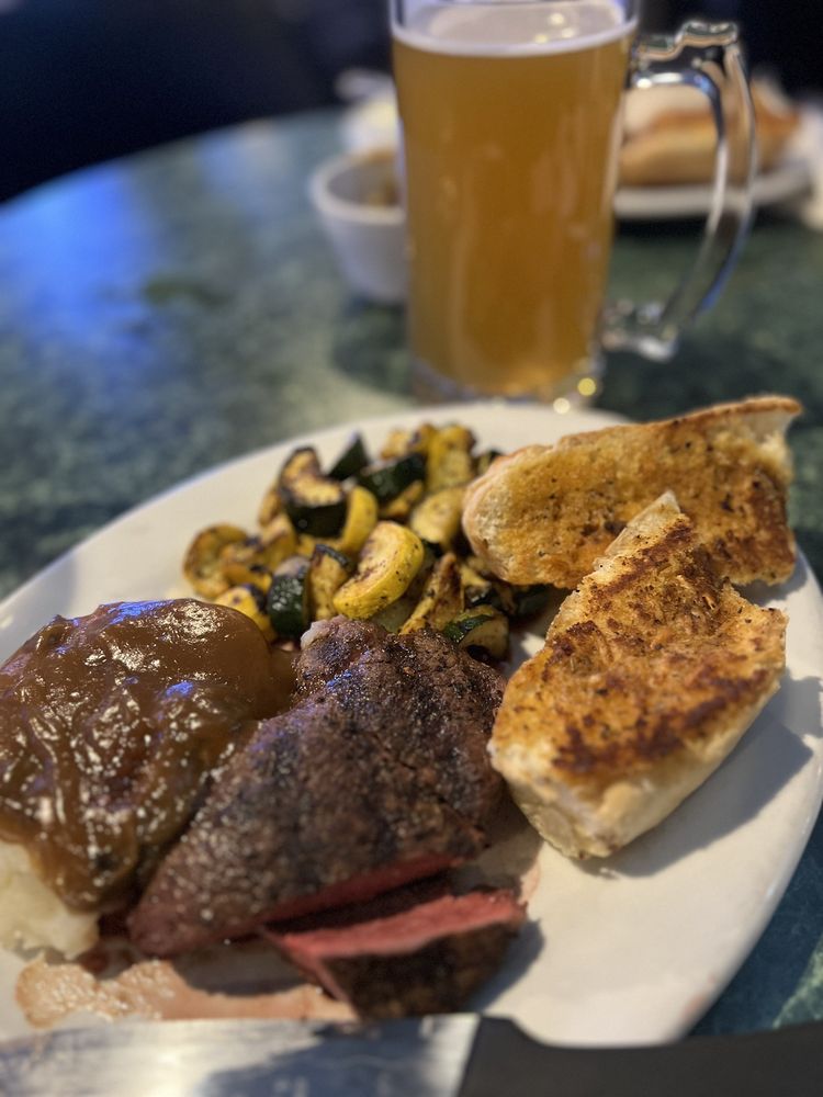 BULLY’S SPORTS BAR AND GRILL - Updated October 2025 - 158 Photos - 229 ...