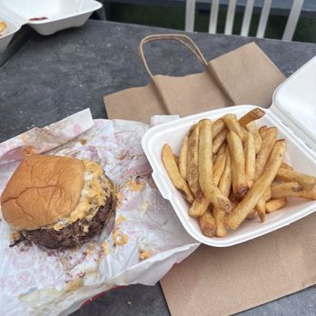 SMACKING BURGER - Updated July 2025 - 162 Photos & 68 Reviews - 51-63 ...