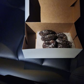 FOX’S DONUT DEN - Updated December 2024 - 267 Photos & 340 Reviews ...