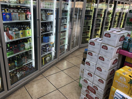 HAPPY’S LIQUOR - 123 Photos & 39 Reviews - Beer, Wine & Spirits - 4172 ...
