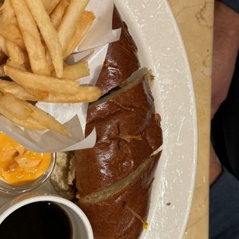 THE CHEESECAKE FACTORY - Updated November 2024 - 889 Photos & 827 ...