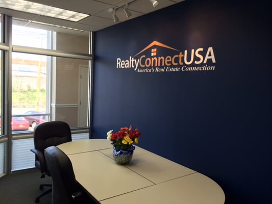 REALTY CONNECT USA - Updated April 2026 - 14 Photos - 200 S Service Rd ...
