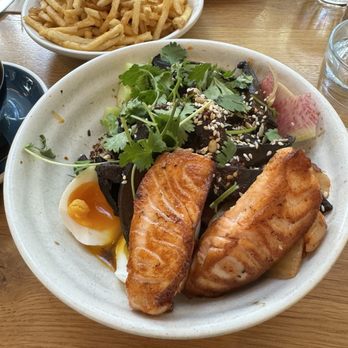 TWO HANDS - Updated December 2024 - 919 Photos & 467 Reviews - 1011 ...