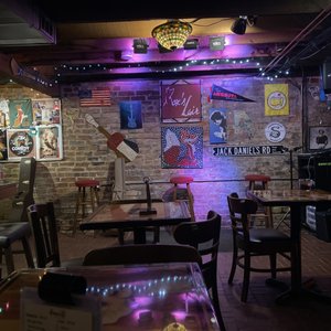 FOX’S LAIR - 85 Photos & 24 Reviews - 349 Telfair St, Augusta, Georgia ...