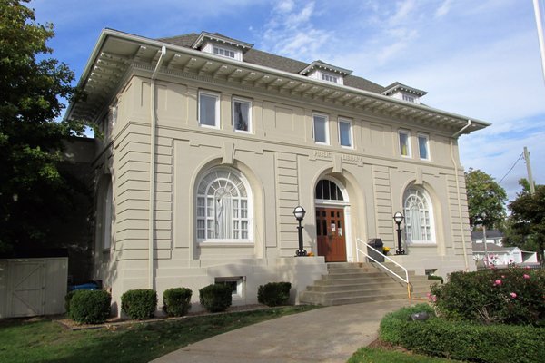 LUDINGTON LIBRARY - Updated August 2025 - 15 Photos - 217 E Ludington ...