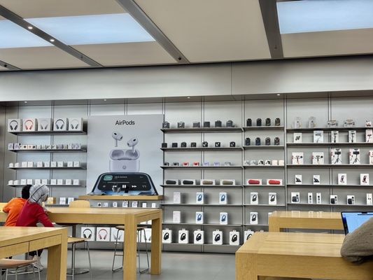 APPLE SOUTHDALE - Updated October 2025 - 27 Photos & 119 Reviews - 1575 ...