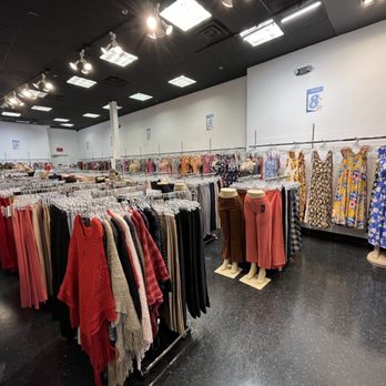 SUNELLI - Updated December 2025 - 10 Photos - 459 Brandon Town Center ...