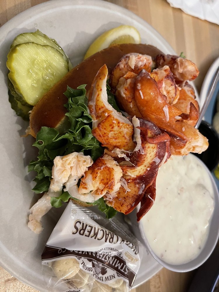 QUAHOG REPUBLIC WATERFRONT EATERY - 90 Photos & 98 Reviews - 197 Onset ...