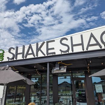 SHAKE SHACK MCKINNEY - Updated March 2025 - 47 Photos & 67 Reviews ...