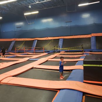 SKY ZONE TRAMPOLINE PARK - Updated September 2025 - 217 Photos & 567 ...