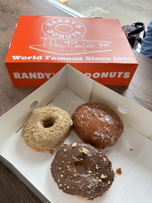 RANDY’S DONUTS - Updated September 2024 - 97 Photos & 42 Reviews - 4805 ...