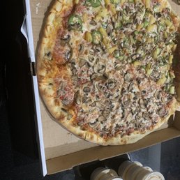 COSMO’S PIZZA - Updated December 2025 - 92 Photos & 335 Reviews - 550 ...