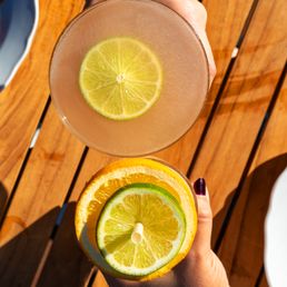 TOPSIDE AT THE BEACON - Updated April 2025 - 144 Photos & 115 Reviews ...