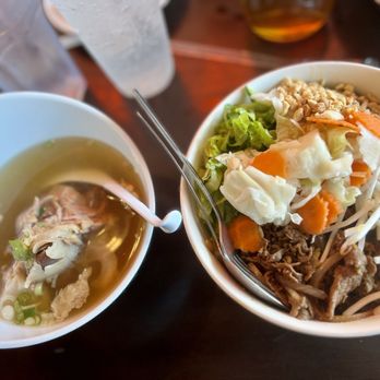 RICESTRING NOODLE SHACK - Updated July 2024 - 2273 Photos & 881 Reviews ...