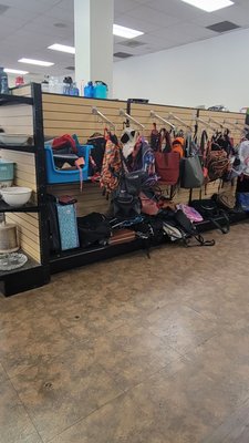 GOODWILL STORE & DONATION CENTER - Updated April 2025 - 28 Photos & 57 ...