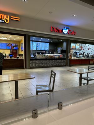 DIEM 99 CAFE - Updated June 2024 - 62 Photos & 32 Reviews - 98-1005 ...