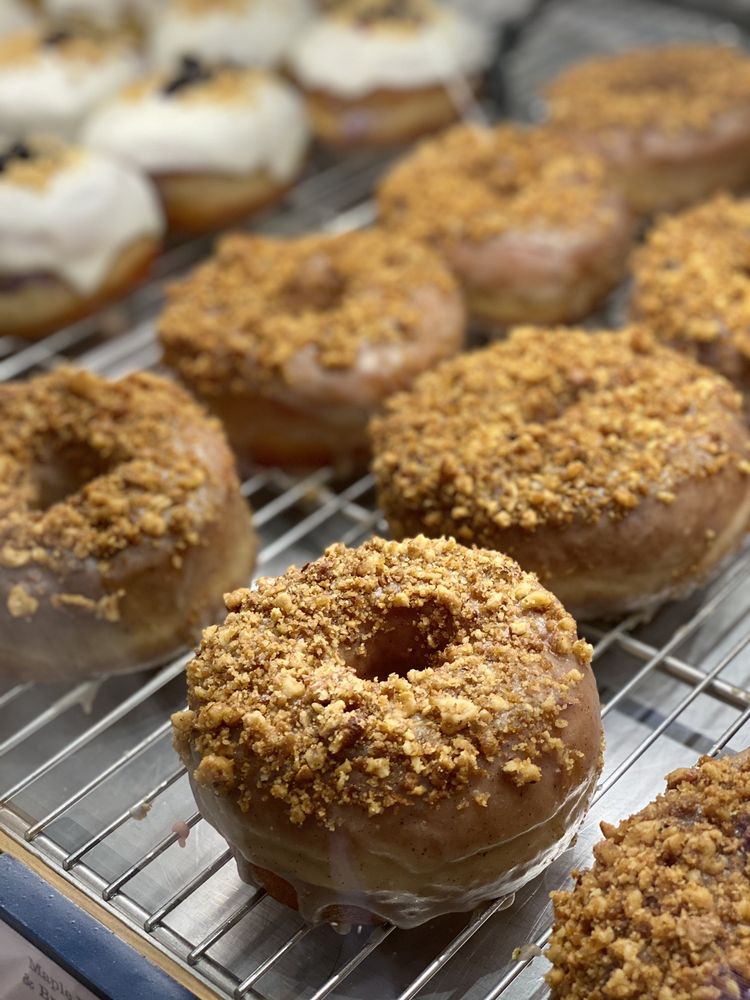 SHORTSTOP COFFEE & DONUTS - 188 Photos & 67 Reviews - 15 Little Hay ...