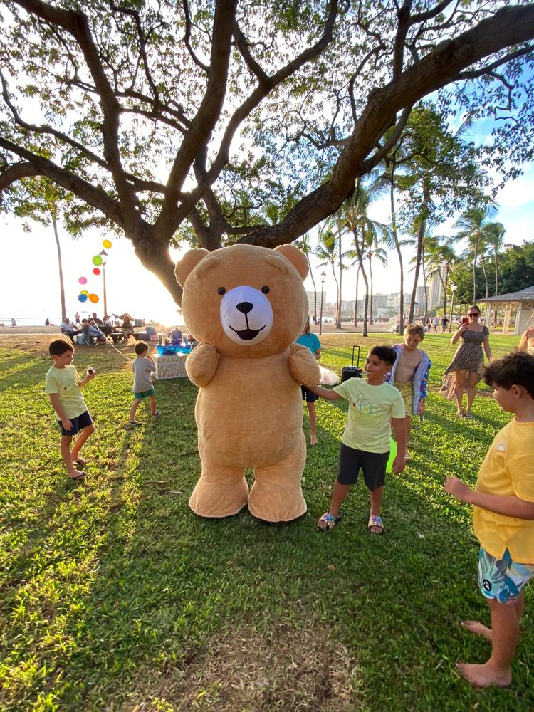 WAIKIKI BEAR - 10 Photos - Honolulu, Hawaii - Party Characters - Phone ...