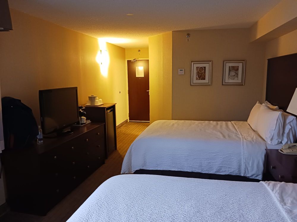 HOLIDAY INN HOTEL & SUITES WINNIPEG-DOWNTOWN - Updated January 2026 ...