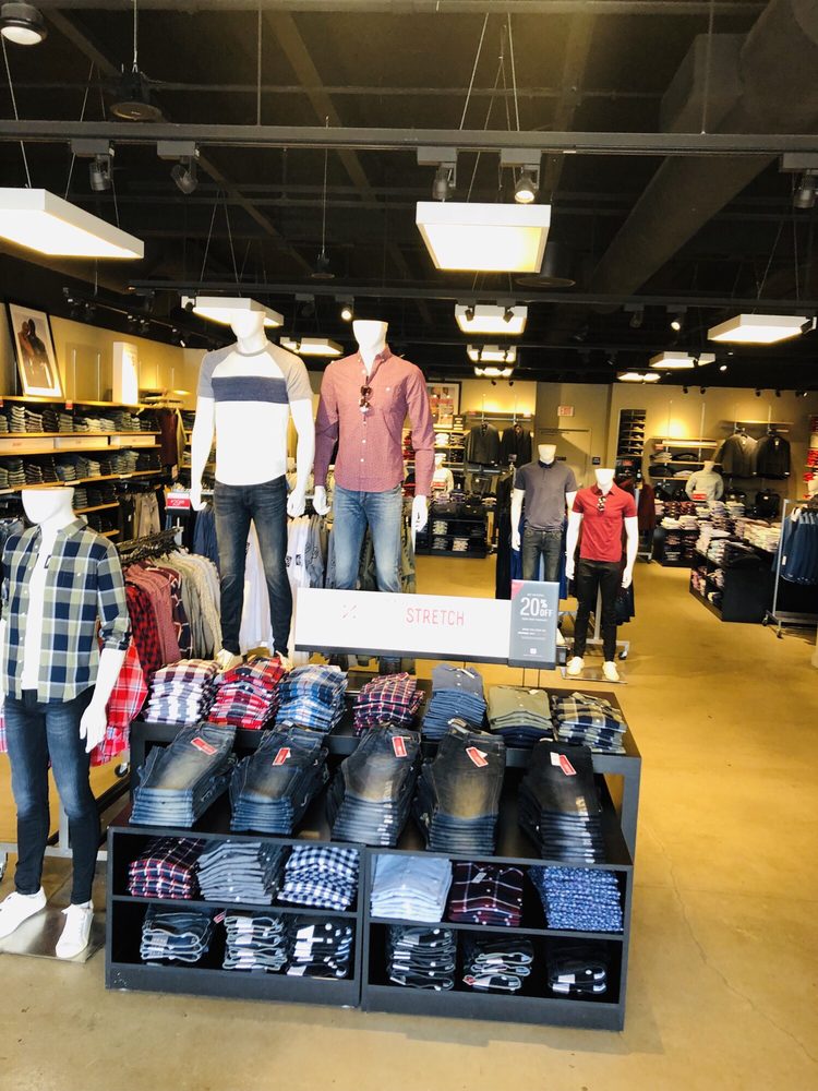 EXPRESS FACTORY OUTLET - 25 Photos & 26 Reviews - 321 Nut Tree Rd ...