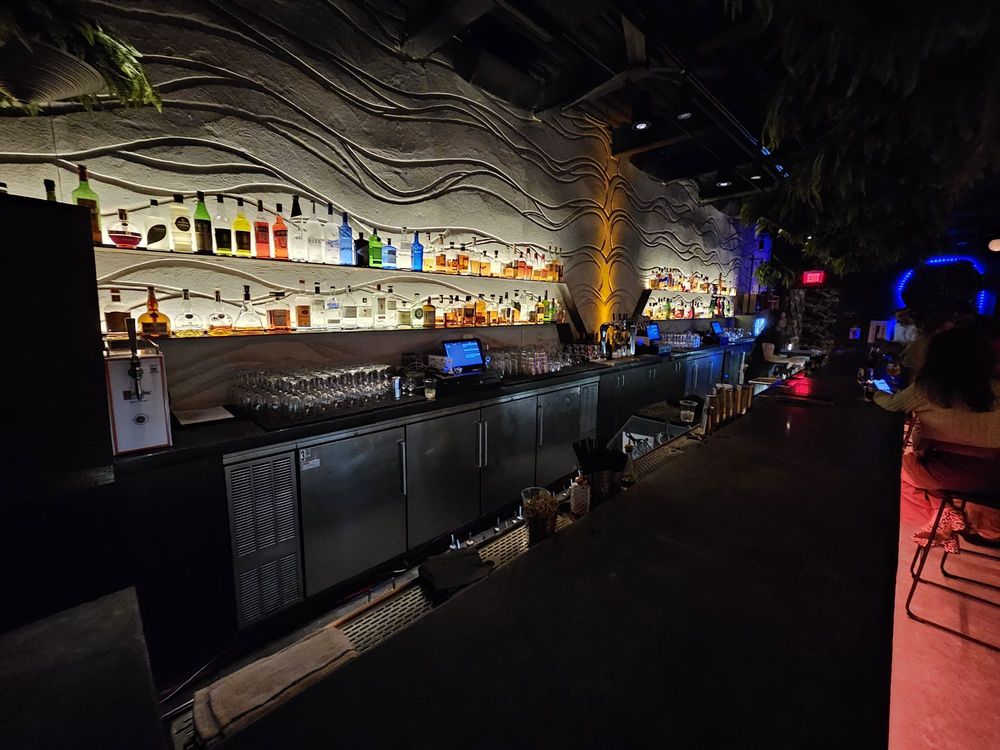 STRATUS - Updated December 2025 - 171 Photos & 270 Reviews - 433 ...