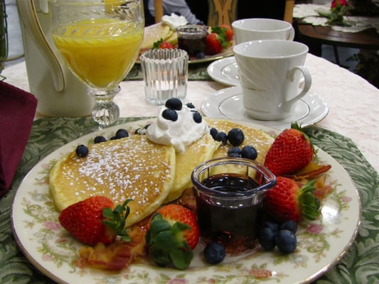 WALNUT STREET INN - 29 Photos & 26 Reviews - 900 E Walnut St ...