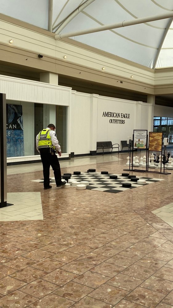 CHAMPLAIN CENTRE - Updated June 2024 - 15 photos & 12 avis - 60 ...