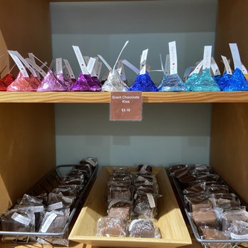 RED WING CONFECTIONERY - Updated July 2025 - 36 Photos & 38 Reviews ...