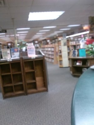 ENFIELD PUBLIC LIBRARY - Updated October 2025 - 17 Photos - 104 Middle ...